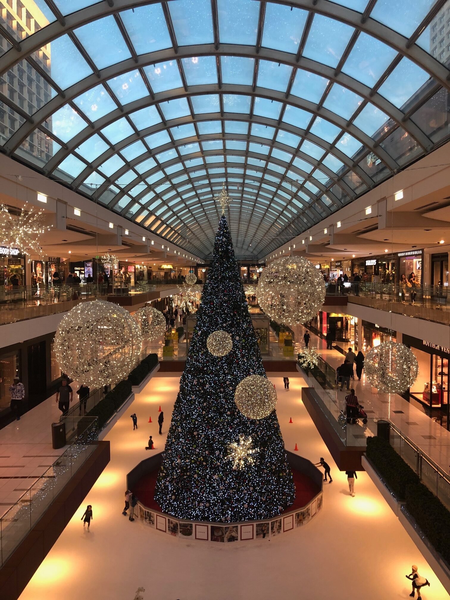 The Ultimate Guide to Spending Christmas in the Galleria Uptown Area of ...
